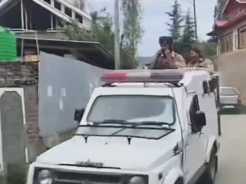 Infiltration attempt near LOC, Army officer injured | Jammu Kashmir ...