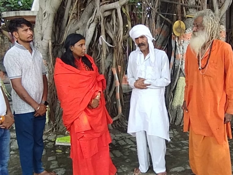 Mahant of Niranjani Anand Akhara reached Rataul Pavan Dham temple ...