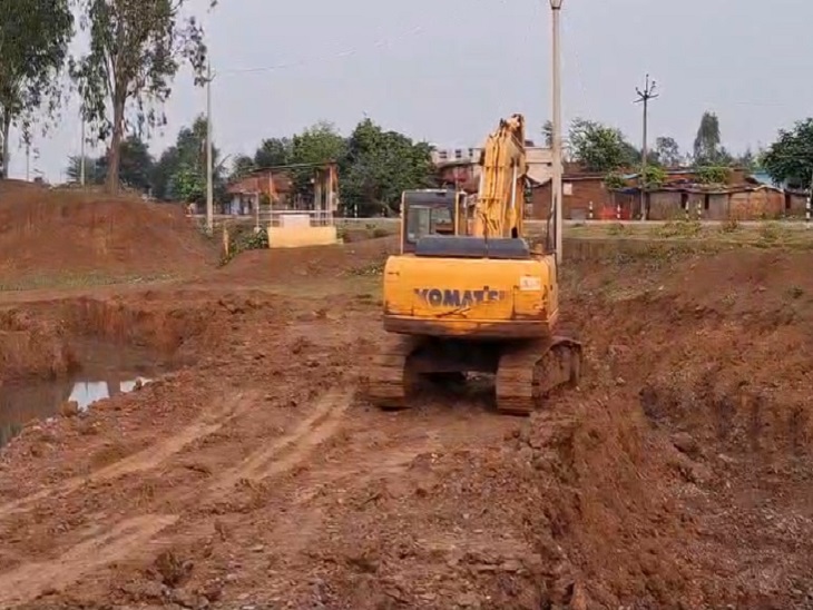Illegal excavation is being done without royalty slip