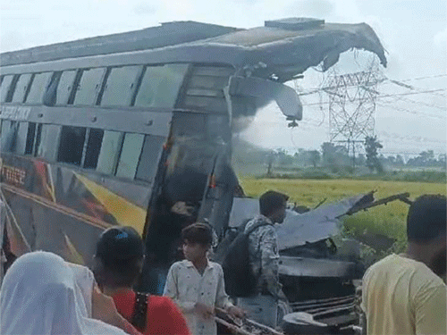 MP Maihar Abha Travels Bus Accident Photos Update; NH 30 | Maihar News ...