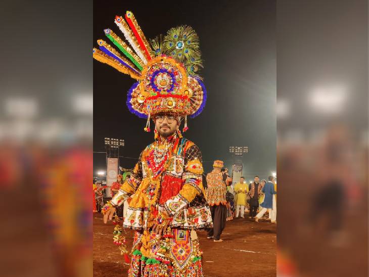 See the cultural colors of Garba in photos
