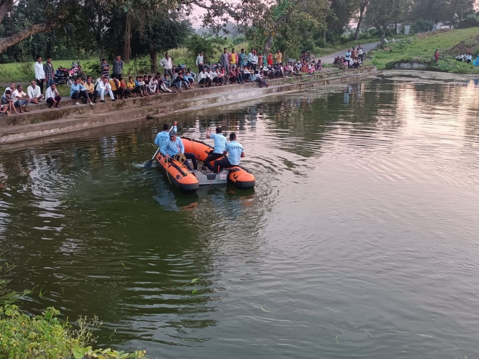 A woman who went to the pond after visiting the temple drowned. The ...
