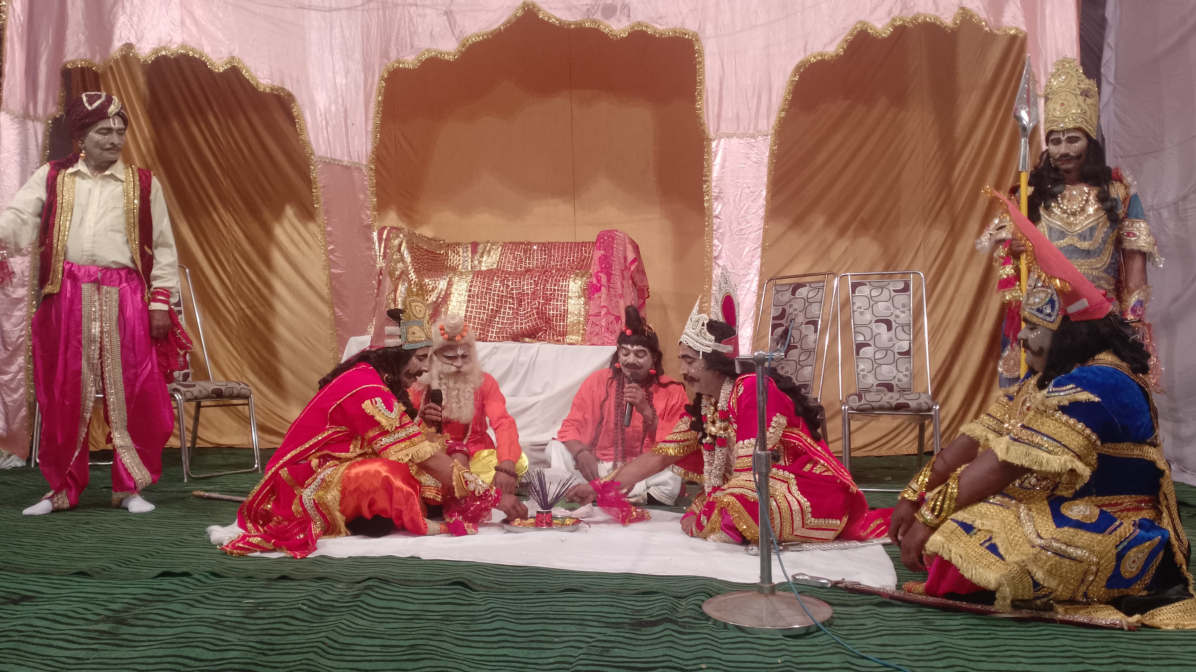 After consuming the fruit, Queen Kaushalya gave birth to Shri Ram ...