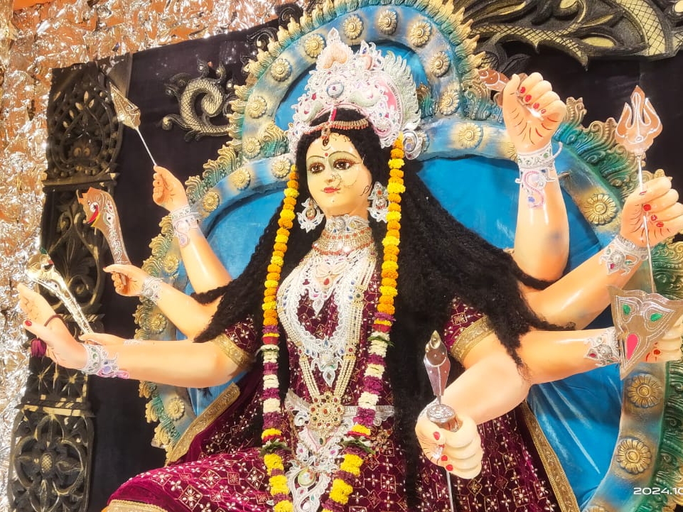 Maa Durga enshrined in the Golden Temple of Balaghat | बालाघाट के ...