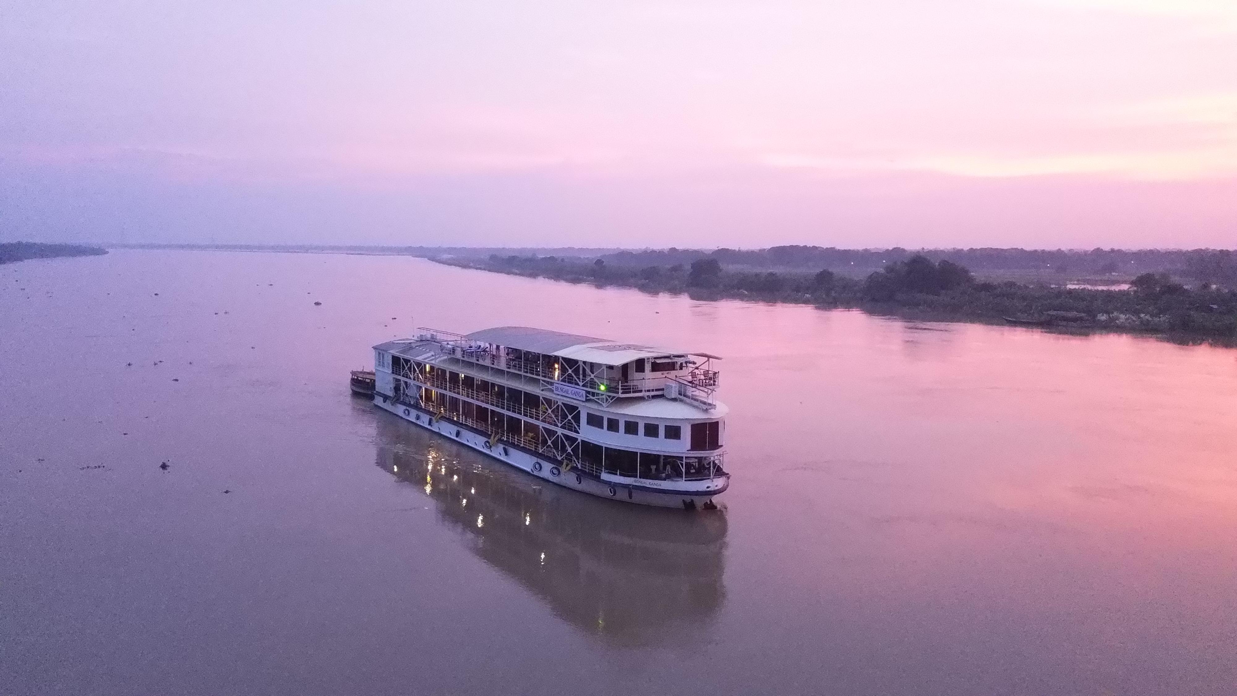 Bengal Ganga Cruise journey from Varanasi to Prayagraj | बंगाल क्रूज ...