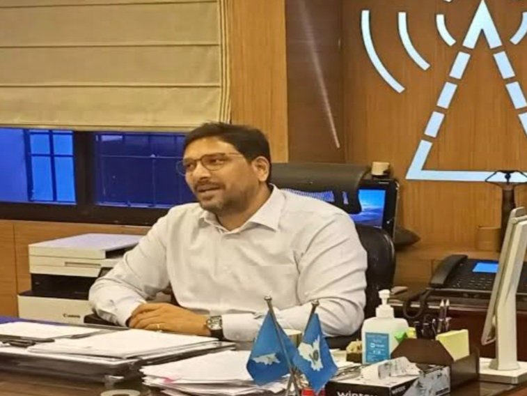 ED begins questioning of IAS sanjeev Hans Preparing to take on Remand ...