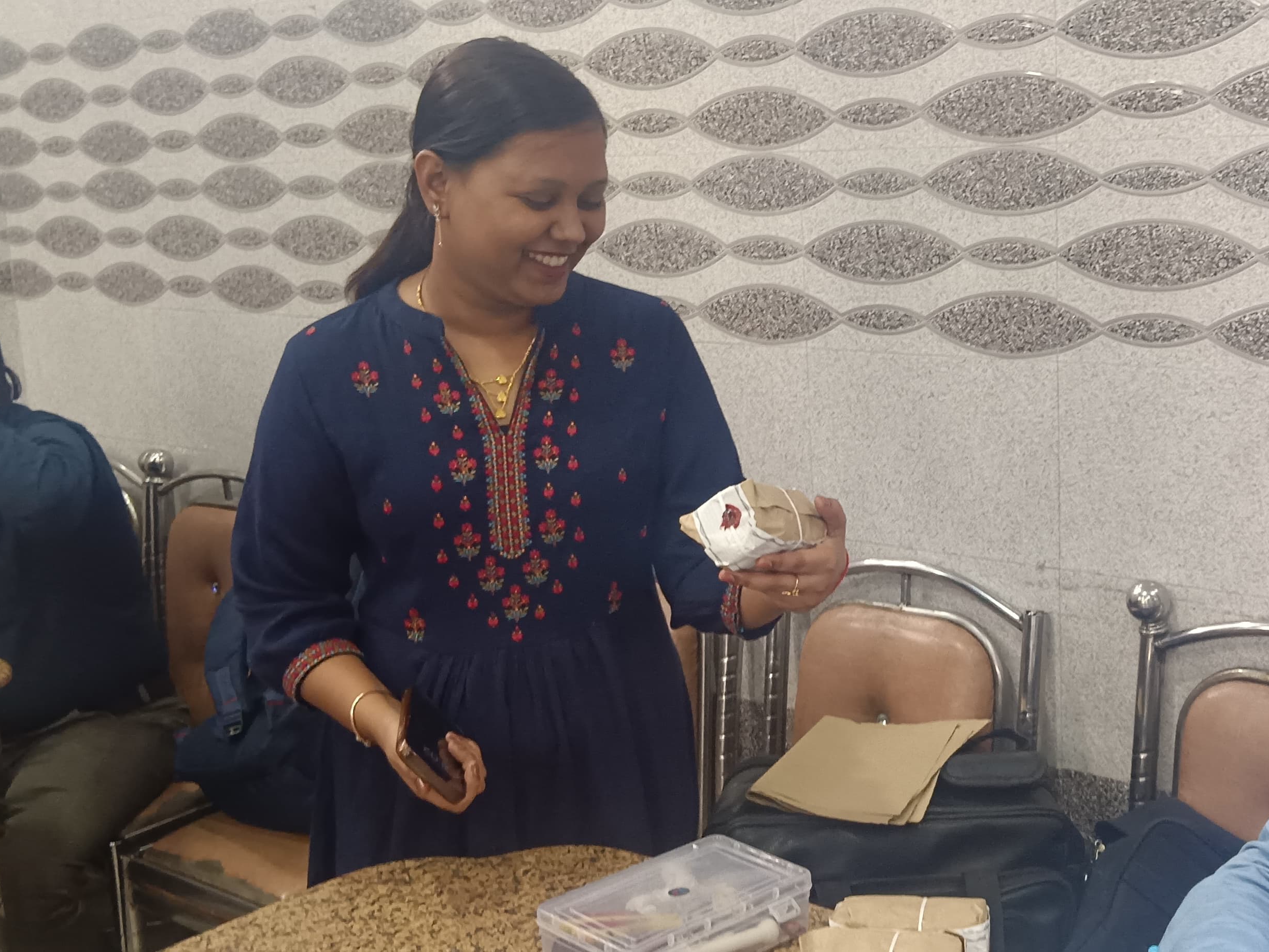 Food department raids sweet shops in Chandauli | चंदौली में मिठाई की ...