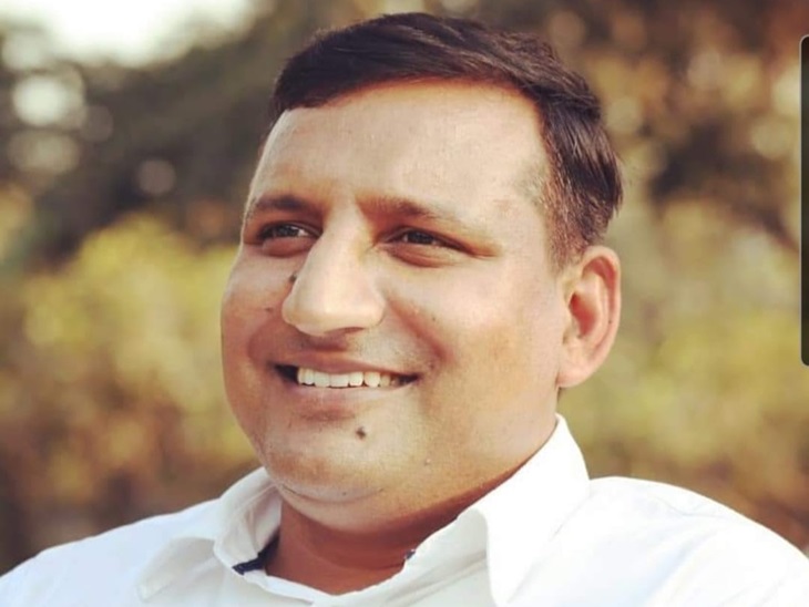 Giriraj singh is not a minister of clothes but of trouble says Rajyasabha MP Sanjay Yadav's ...