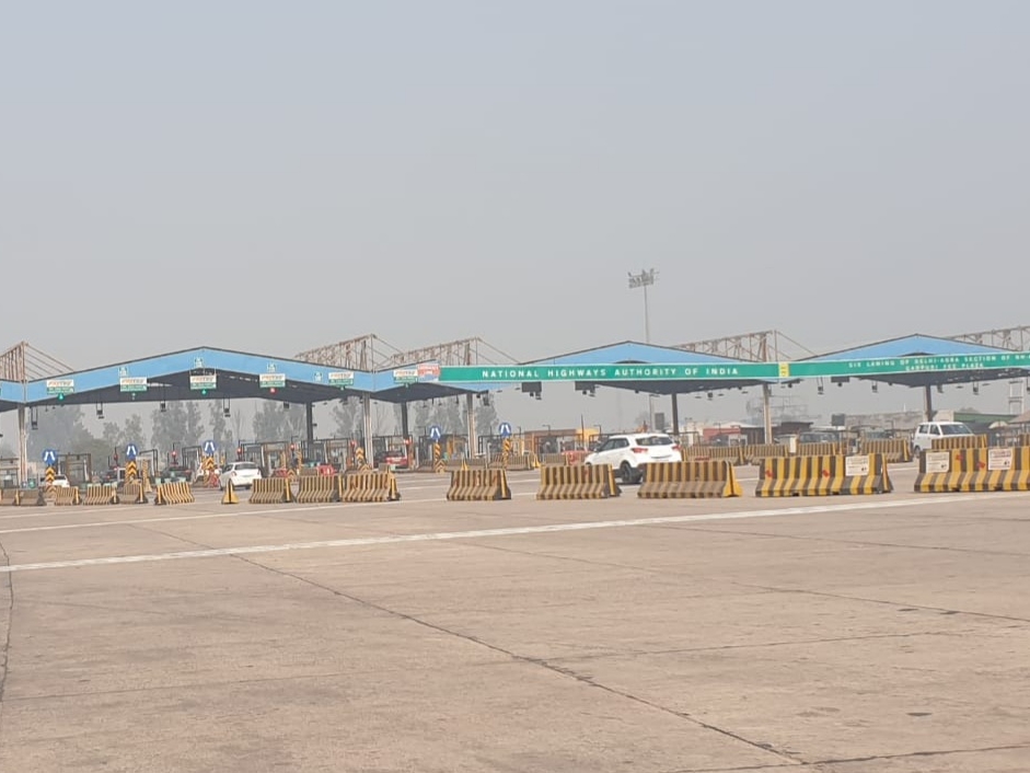 Palwal Car Ran Over Toll Plaza Manager News Update | पलवल में मैनेजर पर ...