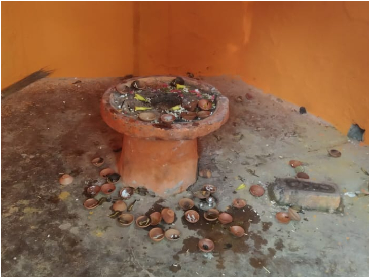 77 year old Shivling uprooted in Lucknow