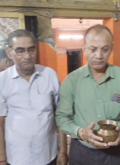 The temple where Naseem Solanki went is now being purified | नसीम के जल ...