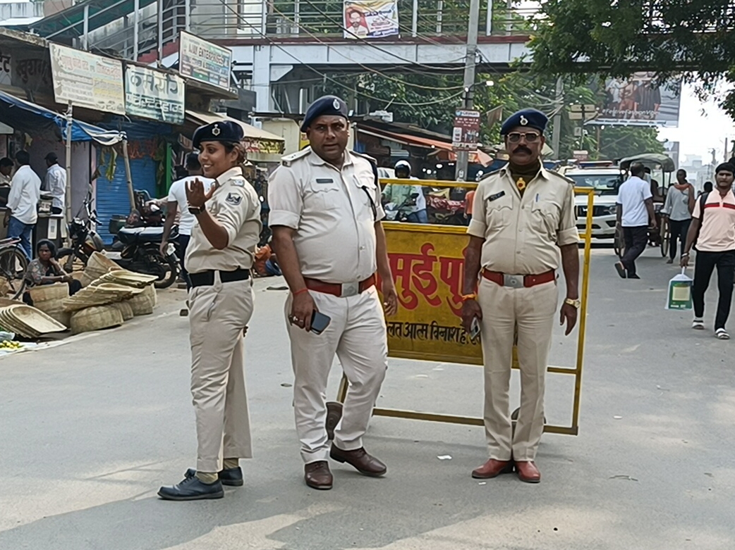 Entry of big vehicles is prohibited in Jamui city | जमुई शहर में बड़े ...