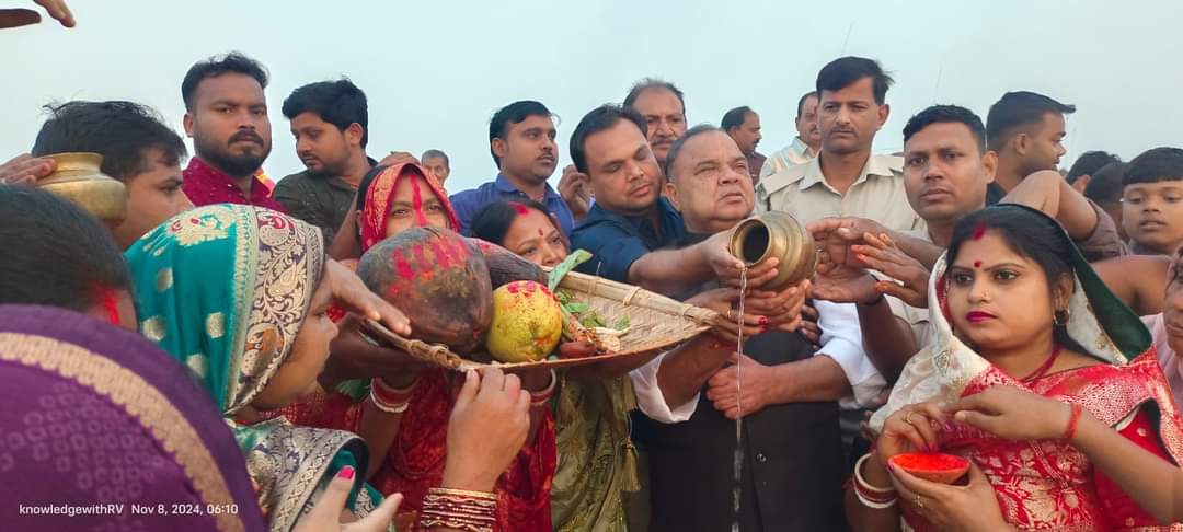 Former minister and Banka MLA Ram Narayan Mandal offered water to Lord ...