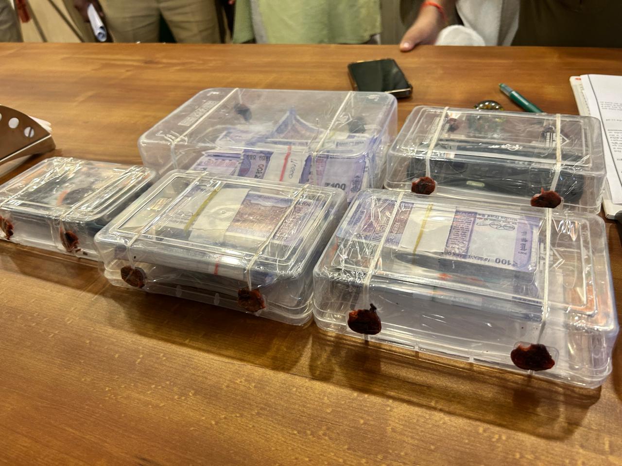 Three arrested with fake notes worth Rs 1 lakh