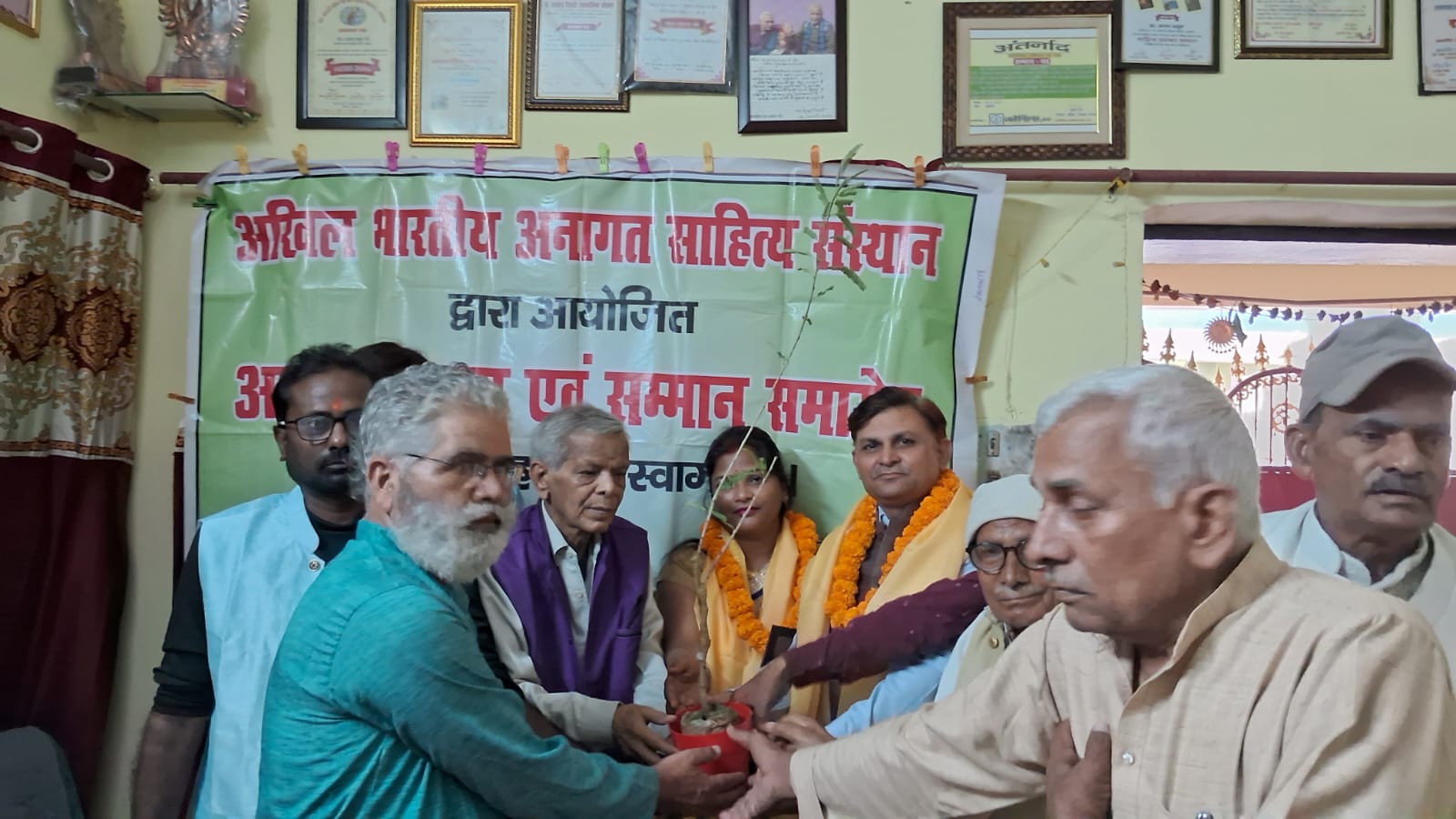 Akhilesh Dwivedi was given the Martand Award in Lucknow | लखनऊ में ...