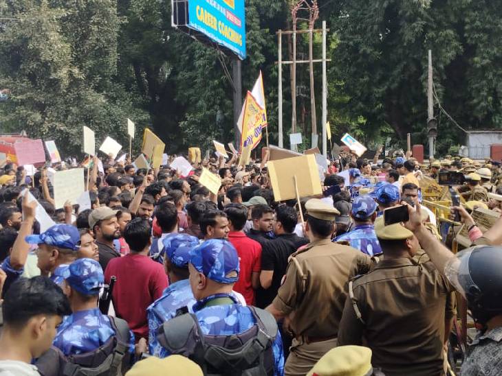 Photos of students' protest in Prayagraj | प्रयागराज में छात्रों के ...