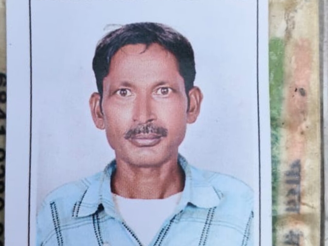 The body of a middle aged man was found in Azizpur village of Agra ...