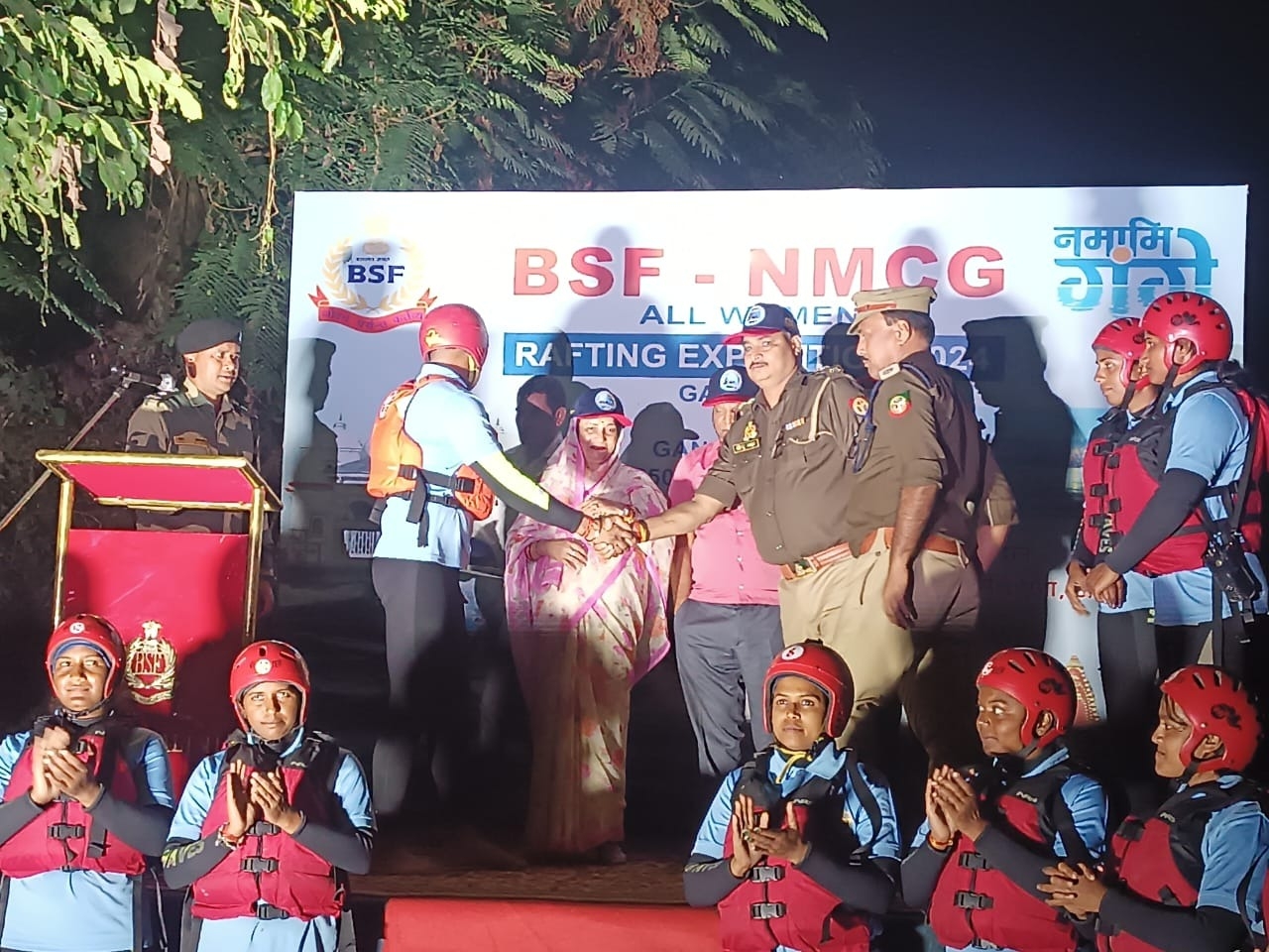 BSF women rafting team reached Pratapgarh | प्रतापगढ़ पहुंचा BSF महिला ...