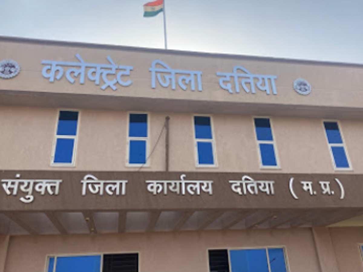 Show cause notice to 12 Anganwadi workers | 12 आगनवाड़ी कार्यकर्ताओं को कारण बताओ नोटिस: बाल ...