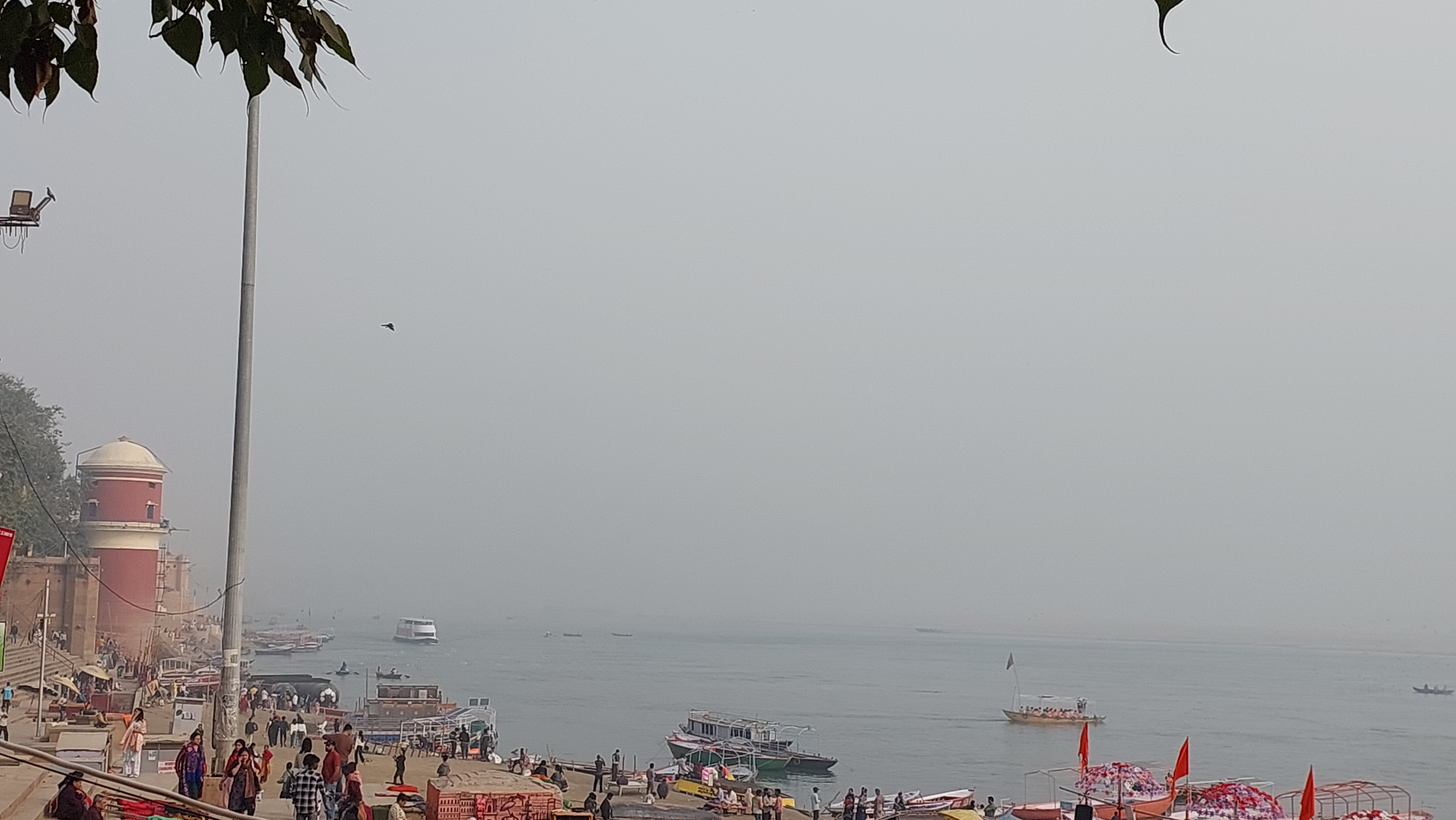 Varanasi The minimum temperature in Varanasi reached 12 degrees