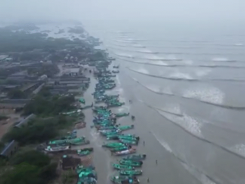 Tamil Nadu Cyclone Fengal Landfall Photos LIVE Update; Kerala ...