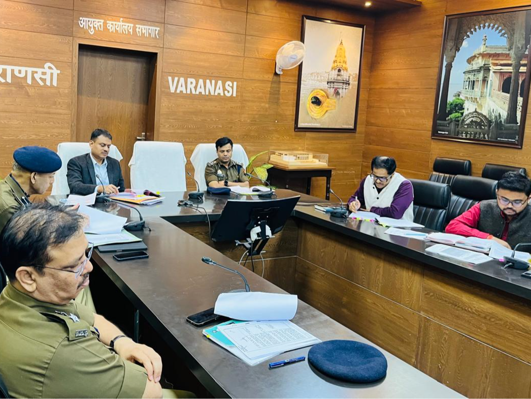 Electric bus will run from Cantt to DDU Nagar and Ramnagar | कैंट से ...