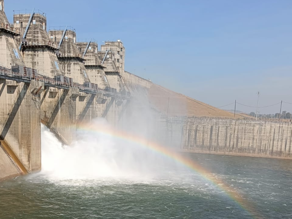 Water released from Machagora Dam into Pench River | माचागोरा डेम से ...