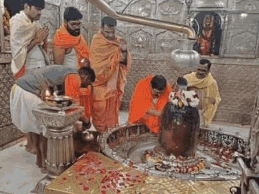 Mahakal Mandir Pujari Cheating Case | Mahakal Darshan Bribe Update ...