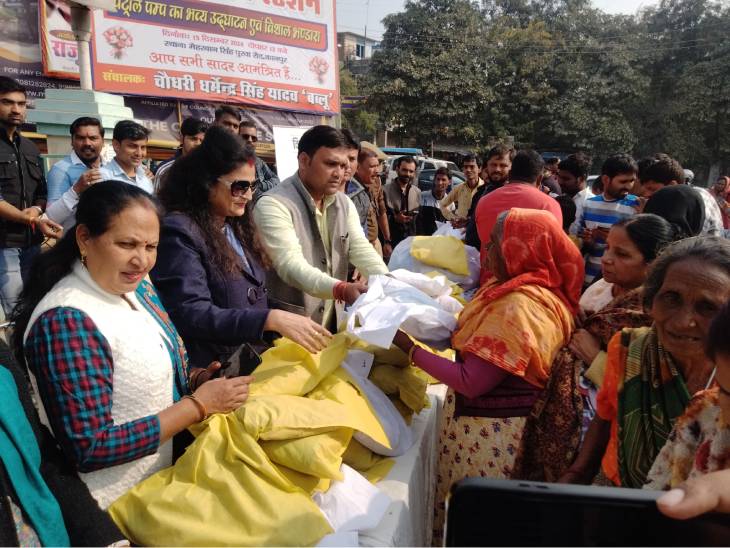 People in Kanpur brightened up after getting warm clothes | कानपुर में ...