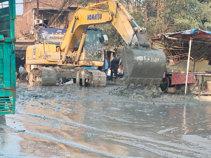 Gas pipeline burst during canal cleaning, Kanpur CUGL, Kanpur News ...