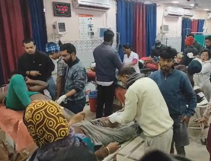 Passenger bus and truck collide in Latehar | लातेहार में यात्रियों से ...