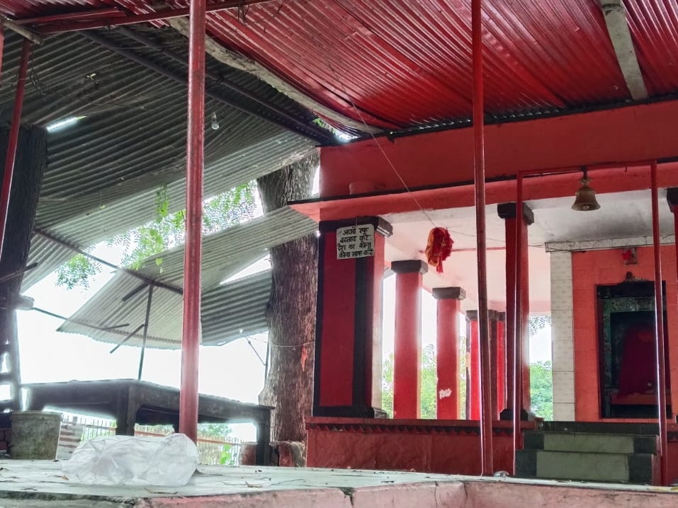 Hanuman temple priest murdered in Suriyawan | ढाई महीने बाद नहीं सुलझा ...