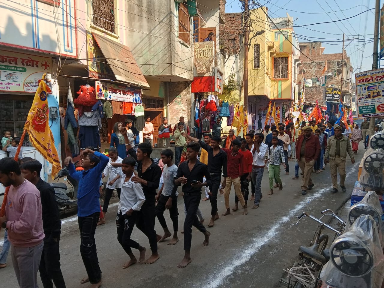 Nishan Yatra of Khatu Shyam started in Sant Kabir Nagar | संतकबीर नगर ...