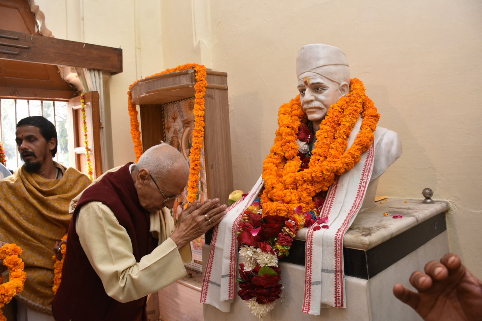 Rudrabhishek was organized in BHU on the birth anniversary of Mahamana ...
