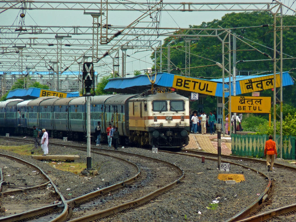 Betul gets a new weekly train