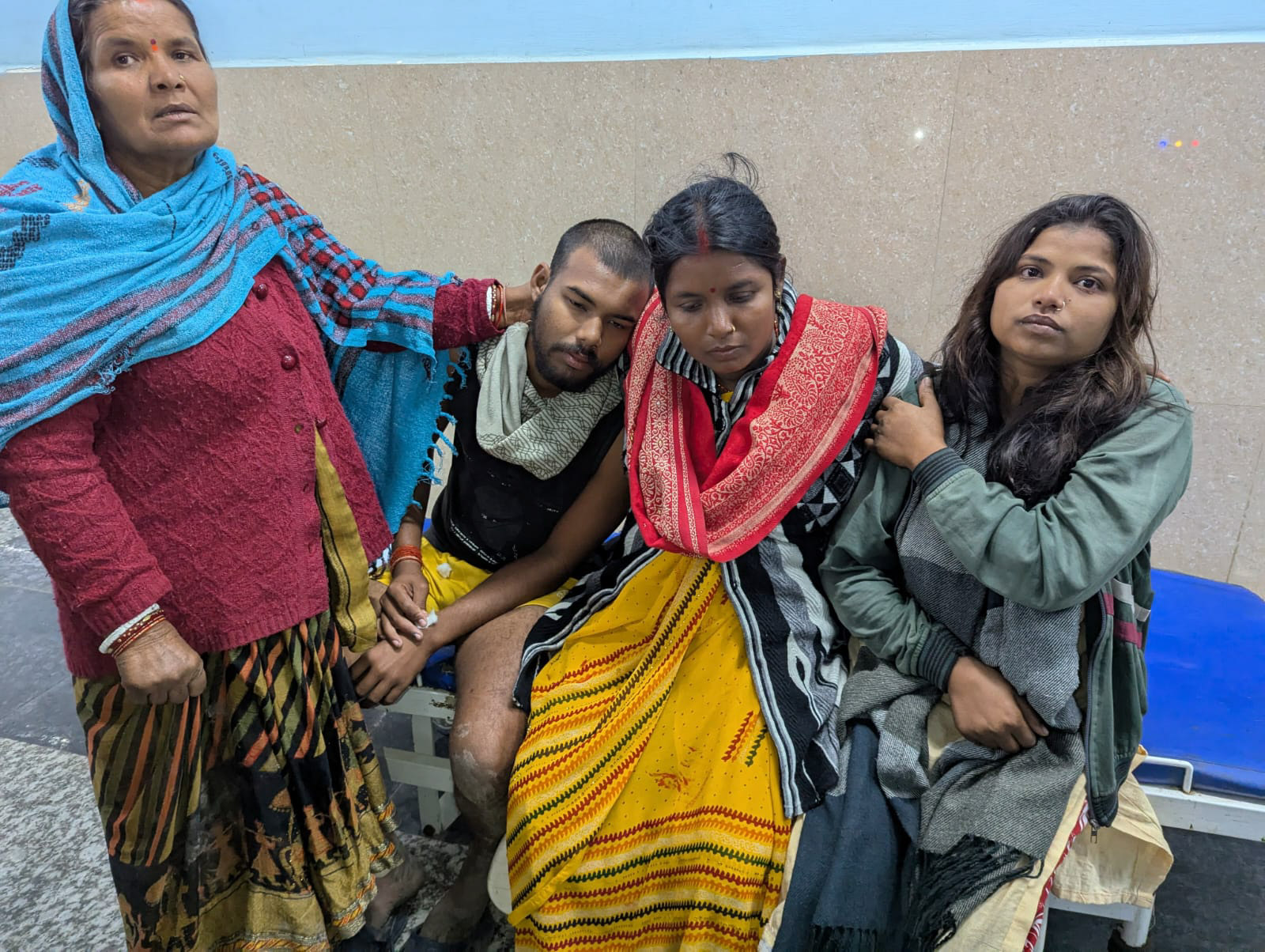 Three people including mother and daughter injured in a fight, Muffasil ...