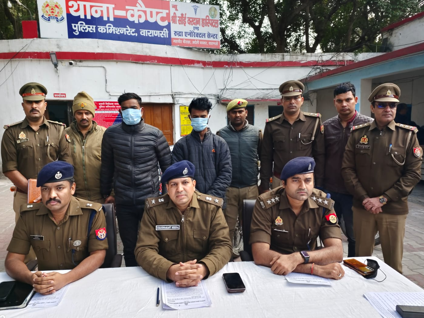 Varanasi Cantt Police caught two thieves along with 13 bikes DCP Varuna ...