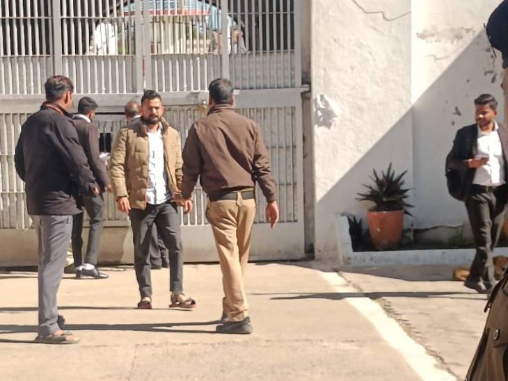 Action taken against two NEYU members | MPPSC प्रदर्शन से पहले युवा नेताओं को जेल भेजा गया ...