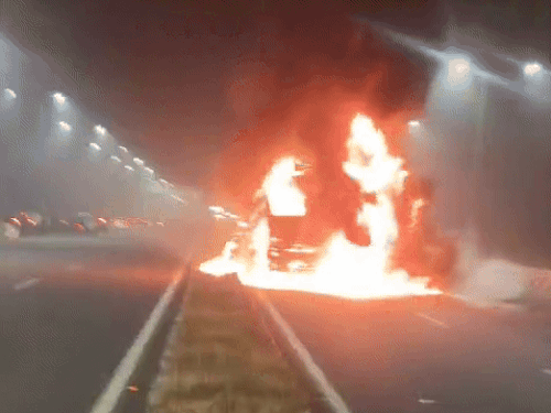 Truck's diesel tank blasts on Gurugram Highway, causes traffic jam
