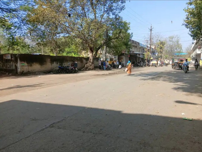 Encroachment removed from the main gate of the fort in Sendhwa | सेंधवा ...