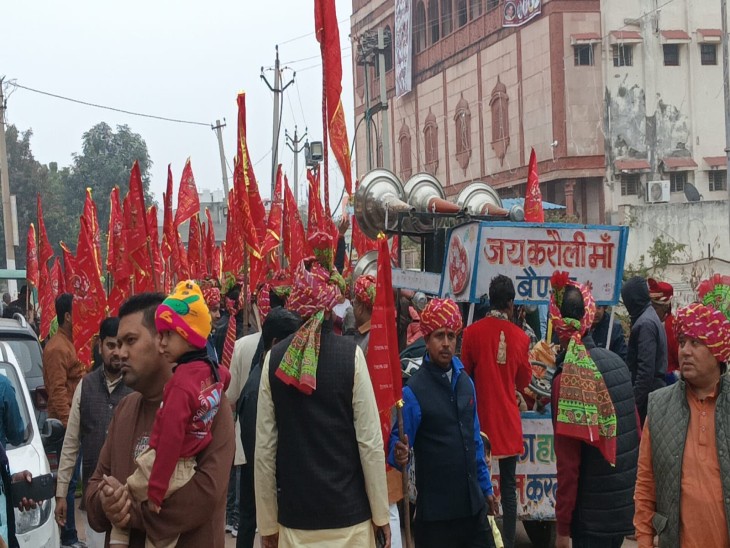 The devotees of Vrindavan organized a Jagran at Kaila Devi | वृंदावन के ...