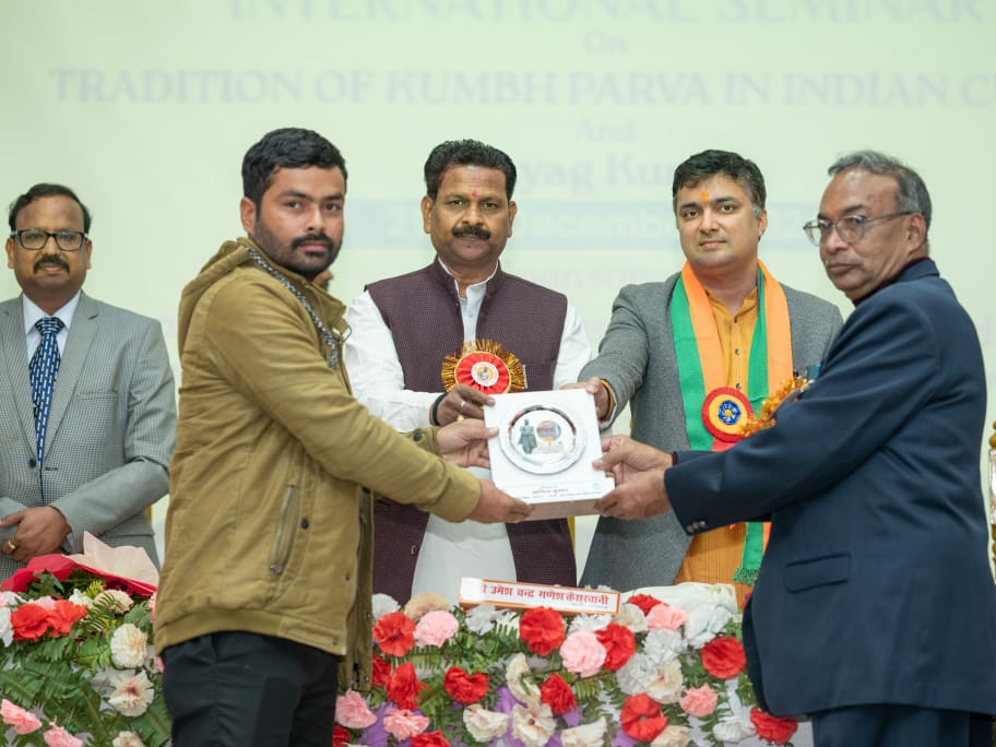 Shivnarayan of Barod honored at national level | बड़ौद के शिवनारायण का ...