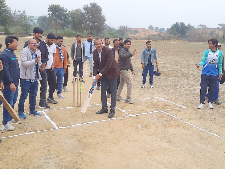 Karoli विद्युत निगम में तीन दिवसीय क्रिकेट प्रतियोगिता शुरू, 11 टीमें ...