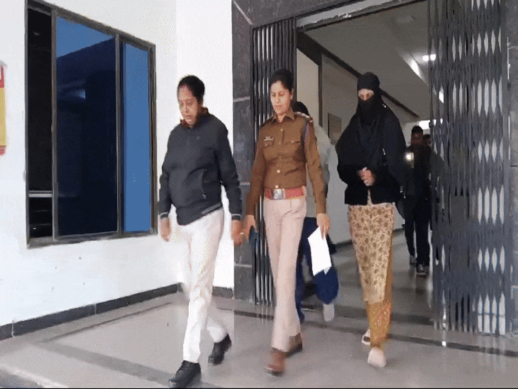 Young woman attempts suicide at Collector's office in Rewa Alleges ...