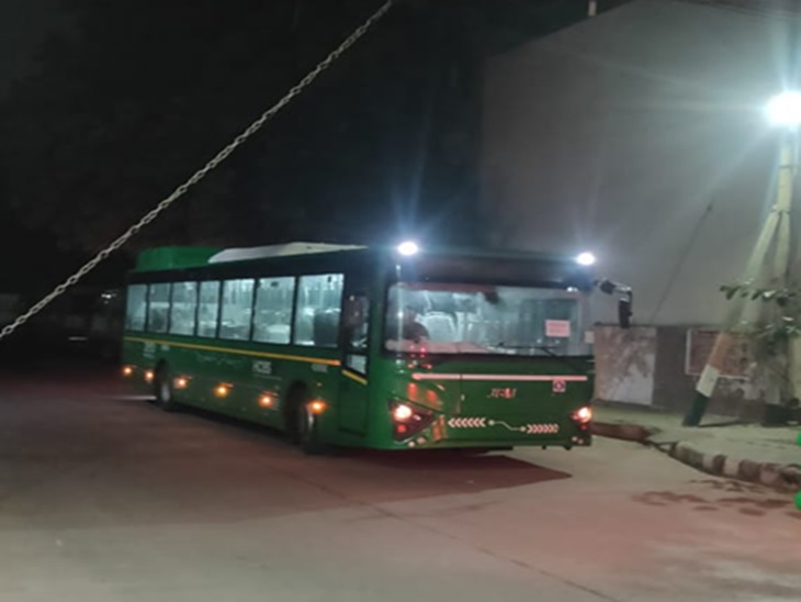 Electric bus Rohtak Roadways Employees | गणतंत्र दिवस से रोहतक में ...