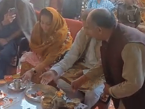 Anil Ambani reached Gaya, bowed his head to Lord Buddha and Vishnupad ...