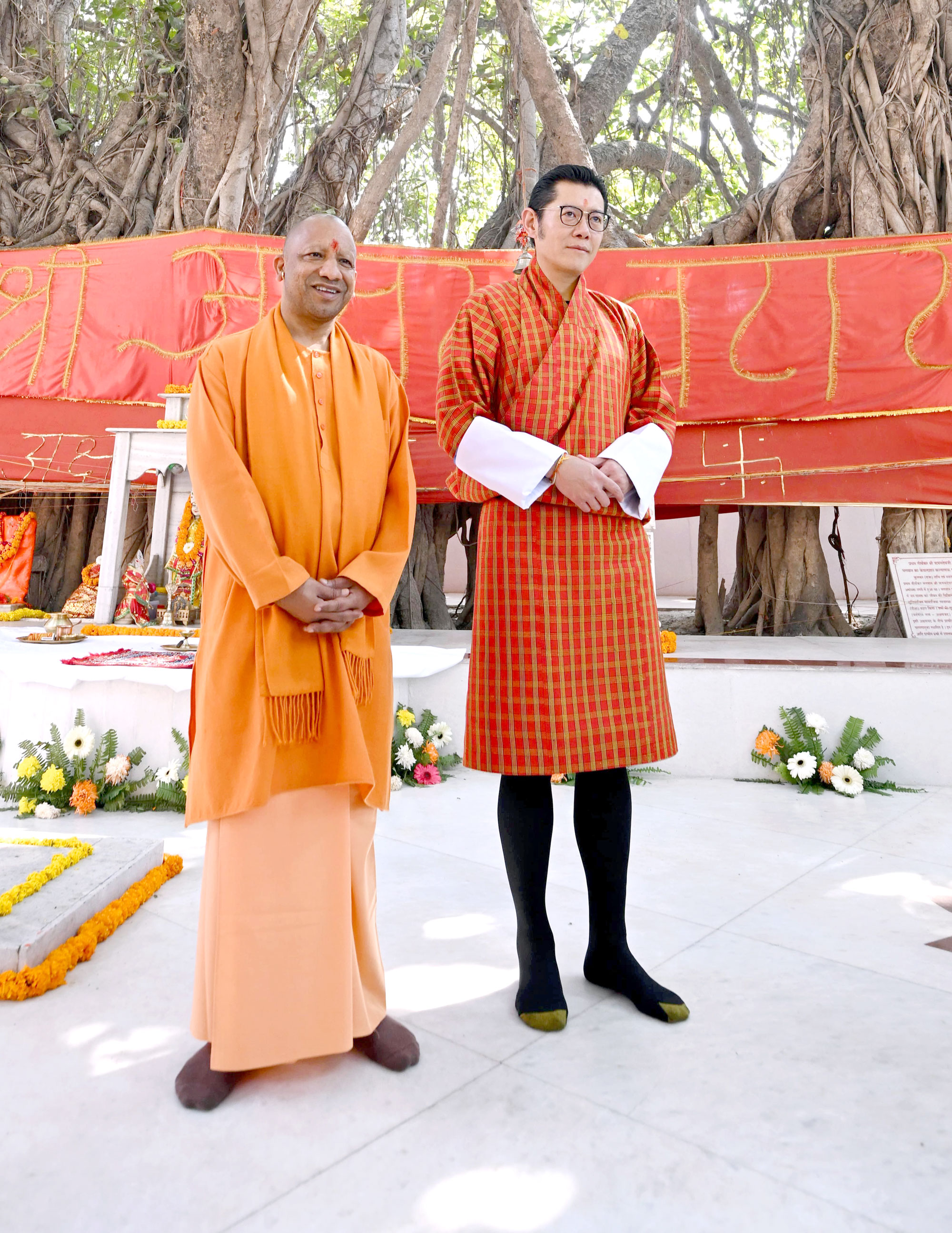 18 photos of Bhutan King and Yogi's Mahakumbh pilgrimage: Take a dip at ...