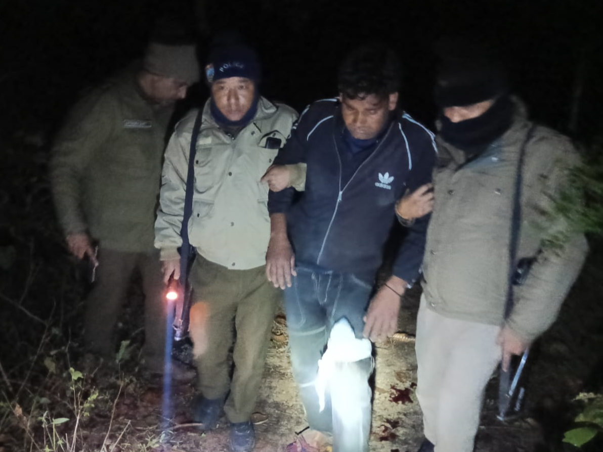 Encounter between police and cow smugglers in Sahaspur | सहसपुर में ...