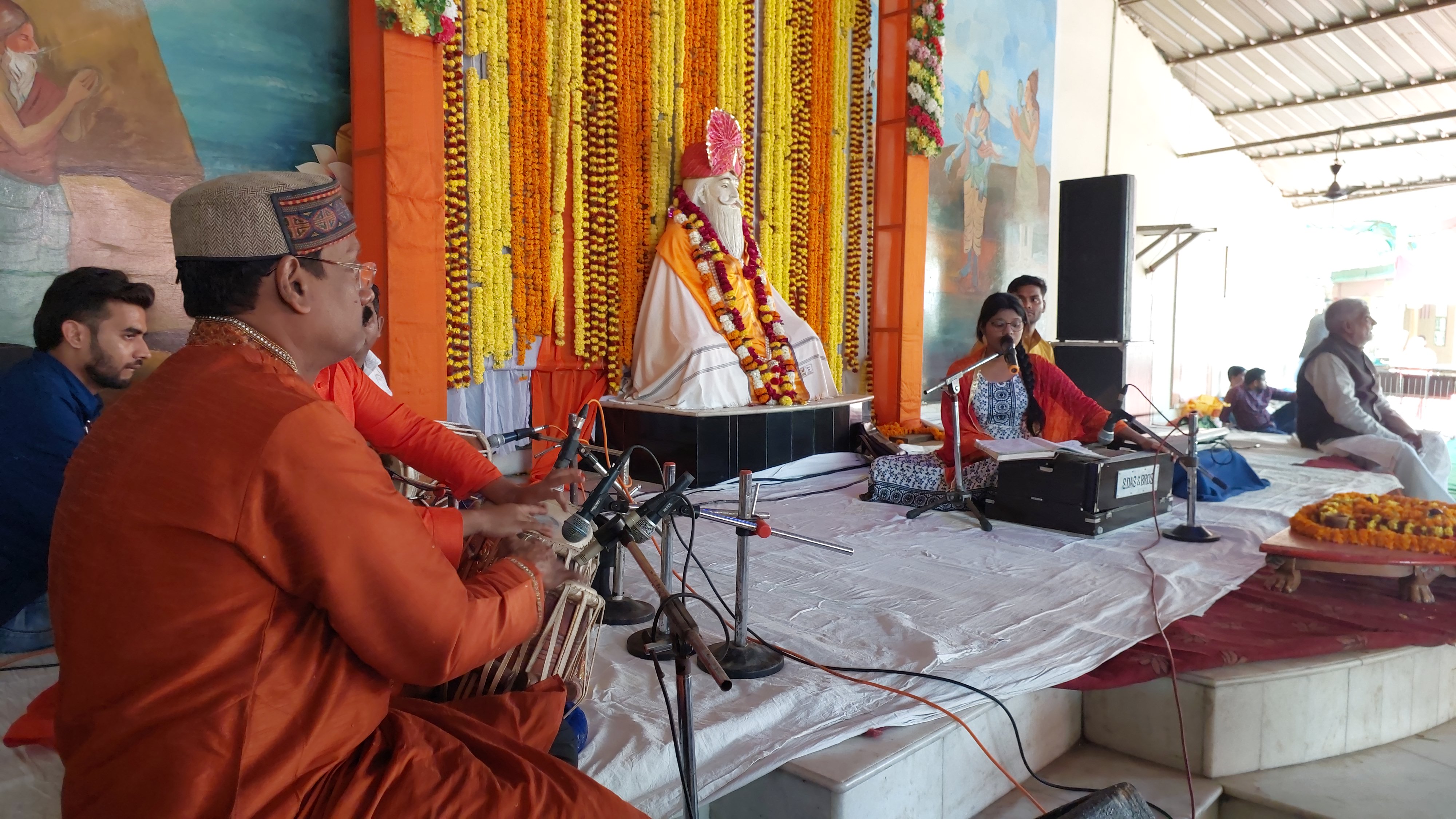 Mahanirvana Day was celebrated at Baba Kinaram Sthal located at Kreen ...