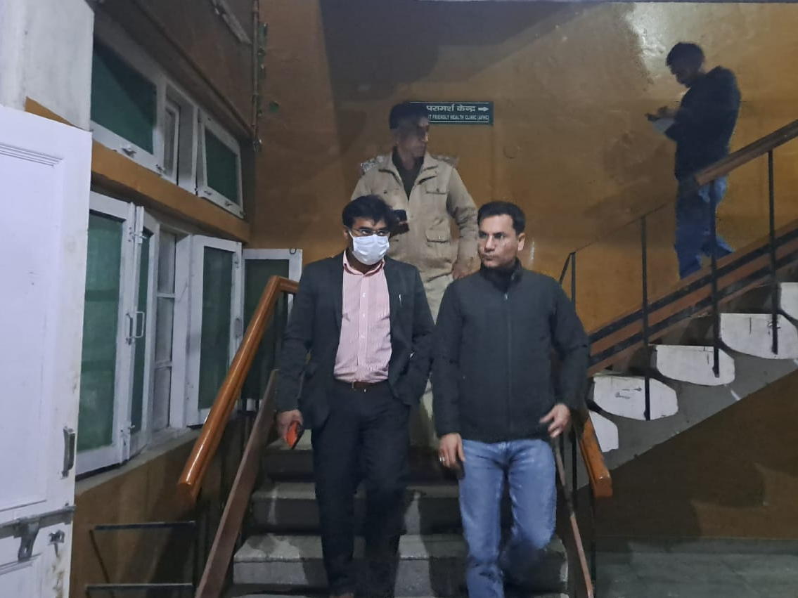 Himachal News: SDM Mandi IAS Omkar Thakur Attack teeth broken | हिमाचल में IAS अधिकारी पर हमला ...